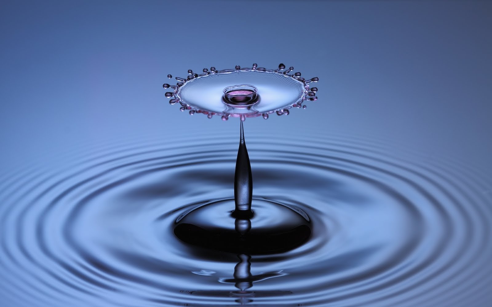 Download Artistic Water Drop Art